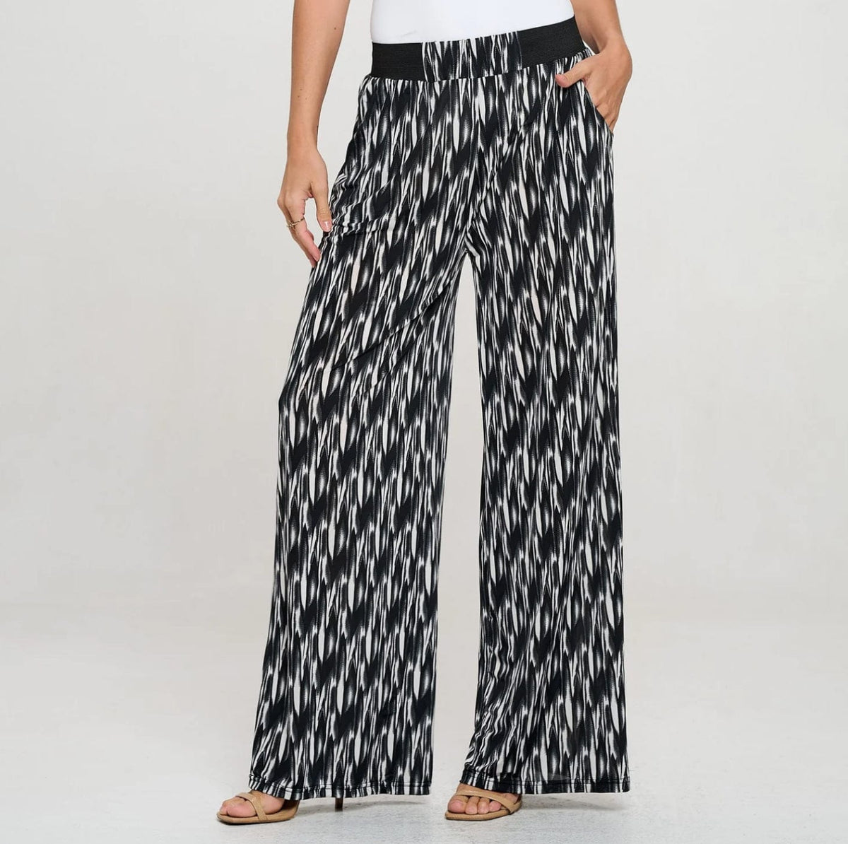 Magic Pantz - Black & White